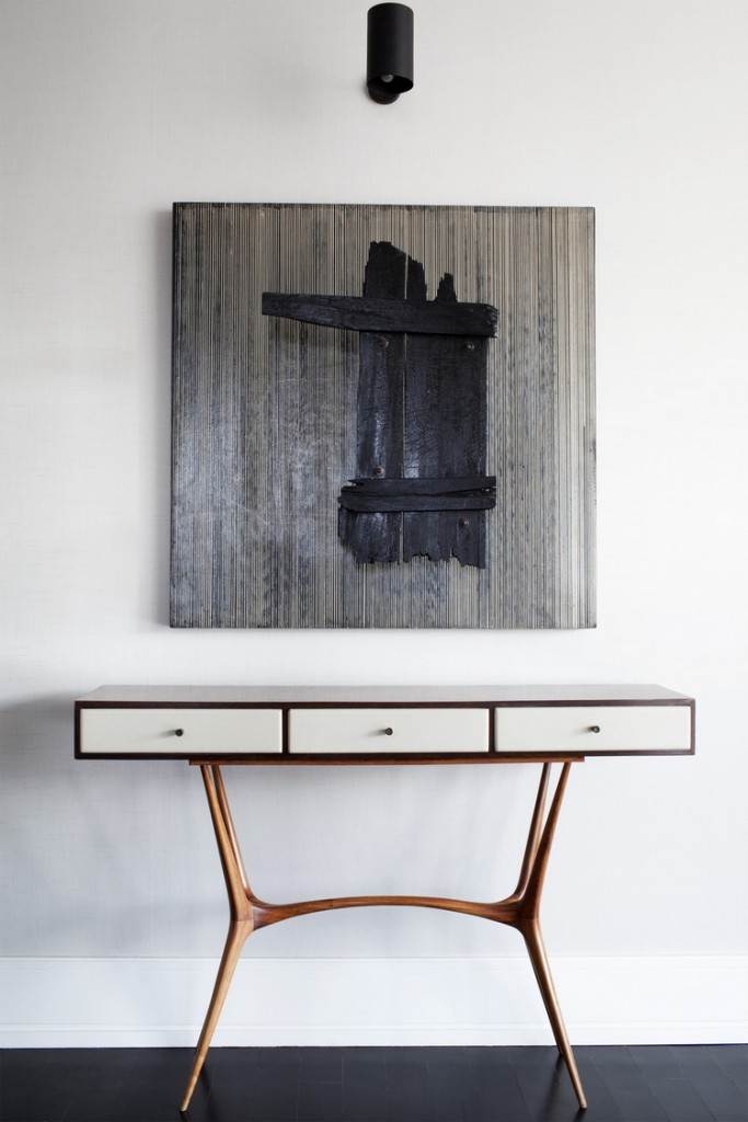 Living Room Decorating Ideas: Modern Console Tables to Have